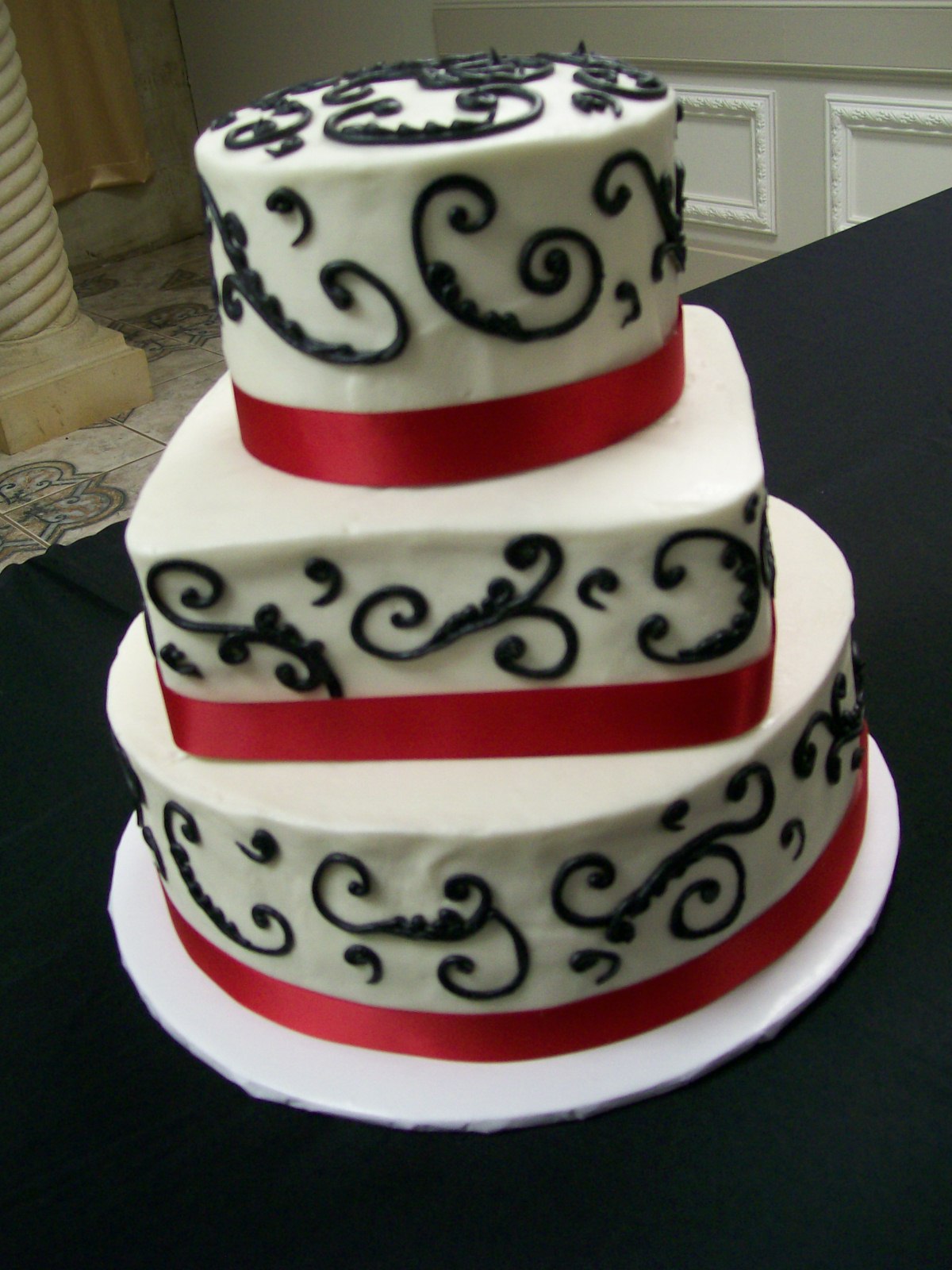 Serving Hands Weddings and Flowers: wedding cakes