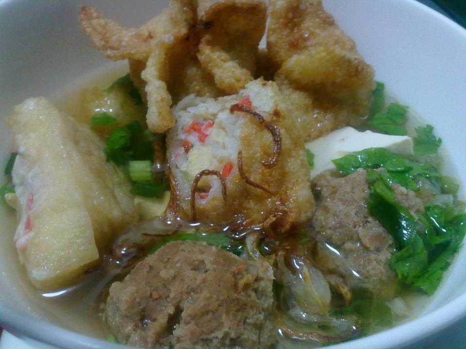 BAKSO with Pentol Wortel | Kyteth Blog
