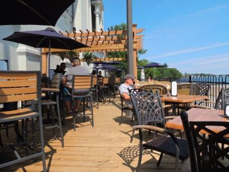 Teena in Toronto: Sunnyside Pavilion Café, Toronto, ON