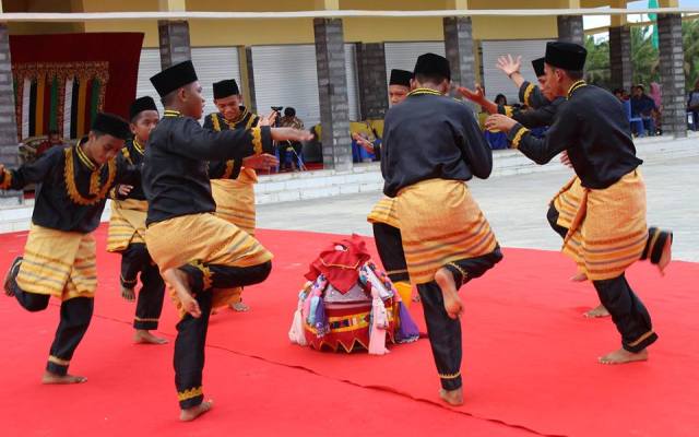 'Tari Dampeng' Tarian Adat Aceh Singkil Penuh Estetika