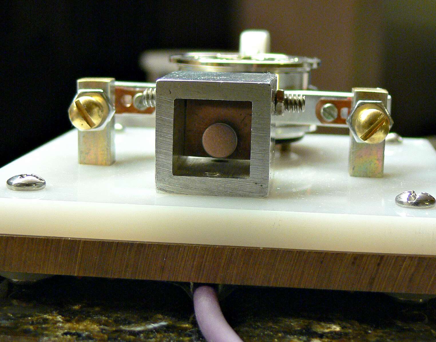 n2ho: N2HO homemade CW paddle (in English)