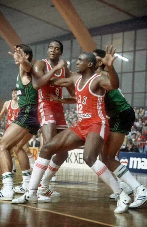 Baloncesto en Zaragoza (España y El Salvador)