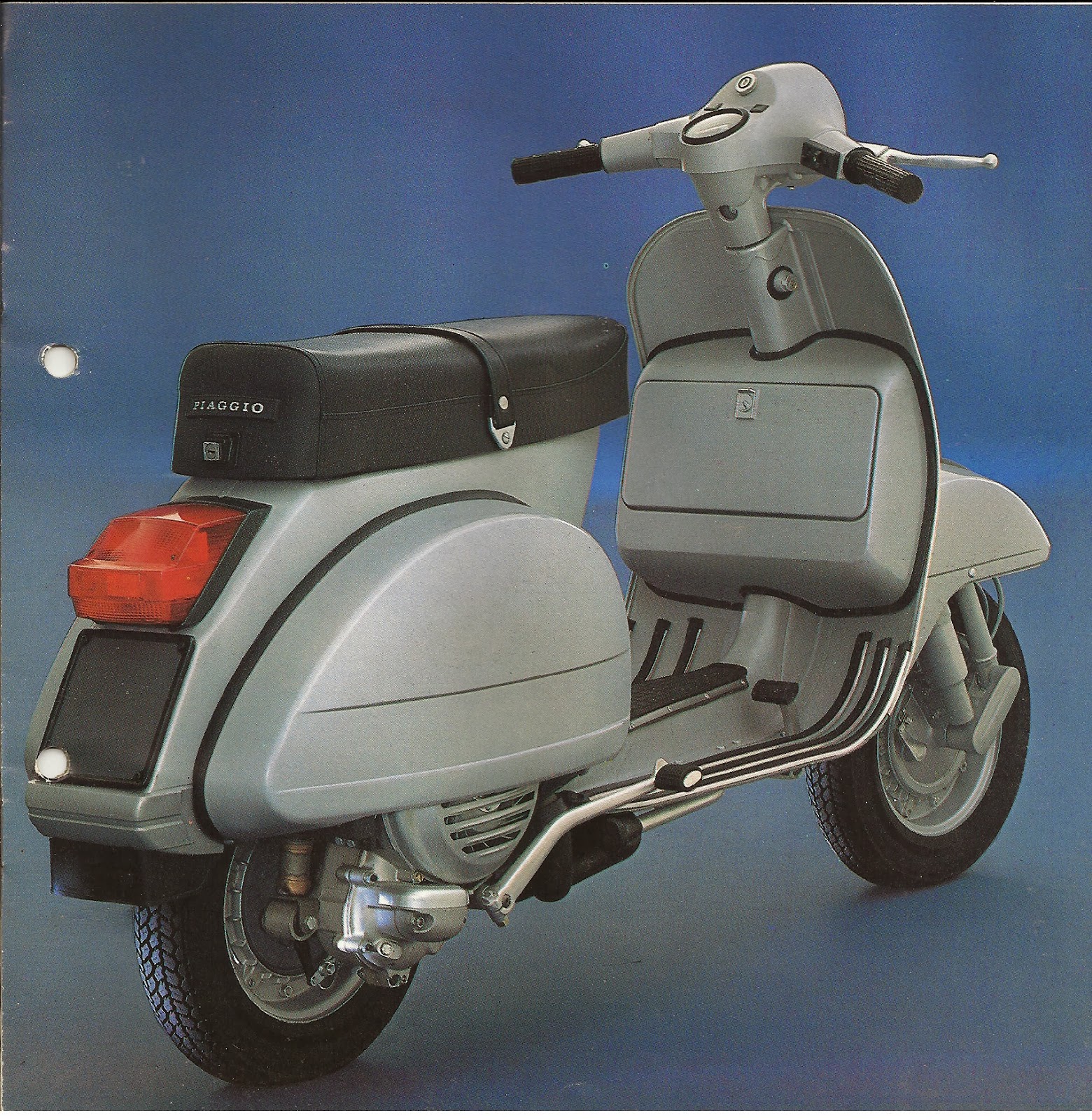 小妖的偉士世界---A beeline for Vespa: P series(一)--vespa new line