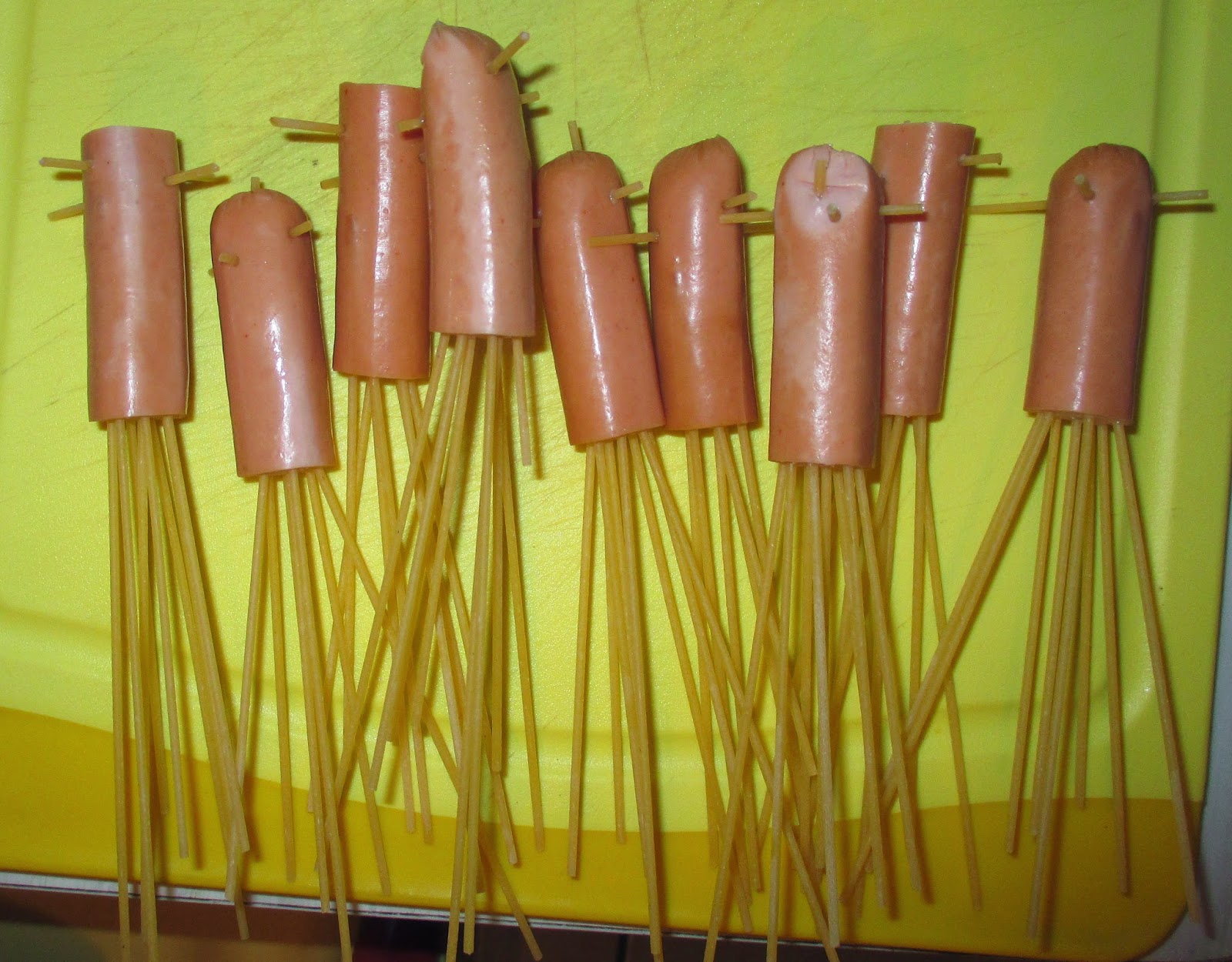 Fleur et Lumière: Carlo le calamar dans l'assiette de Lucie