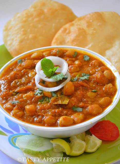 Chole Bhature Pic : Punjabi Chole Quick Recipe - Dhaba Style ...
