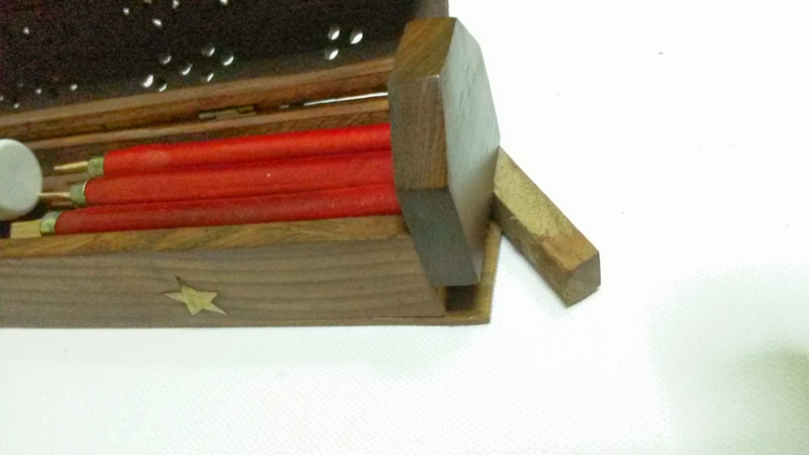 ALATAN MENULIS KHAT – Lembaga Kaligrafi Alquran (LEMKA) – Pesantren ...