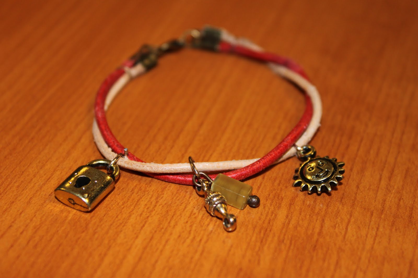 Bijuterii Handmade: Bratari Handmade