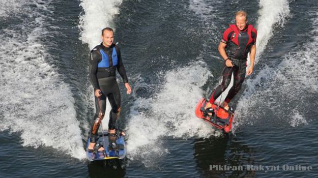 Papan Tenanga Jet Gabungan Surfing dan Jetski