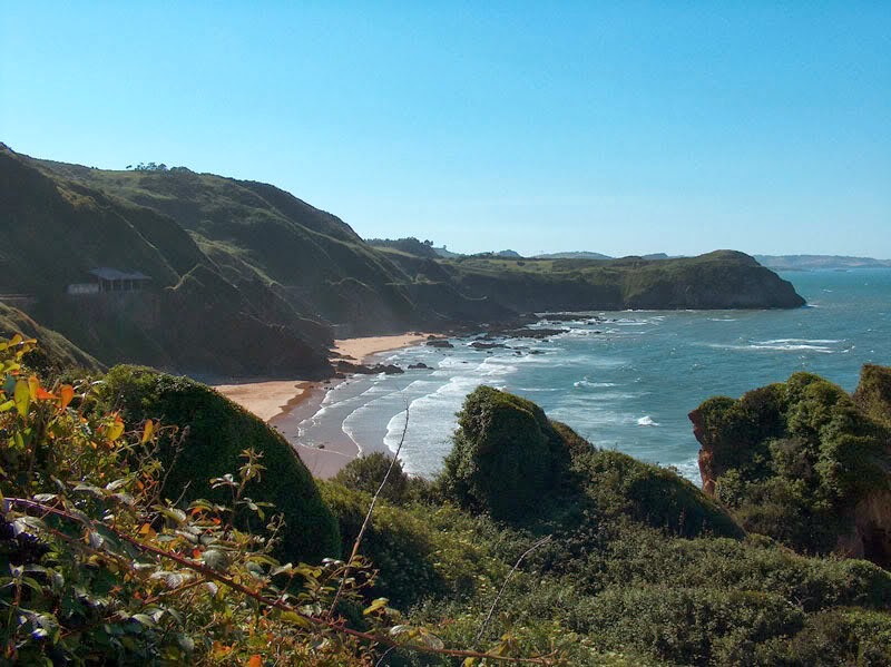 Perlora Asturias: Playa del Tranqueru Perlora