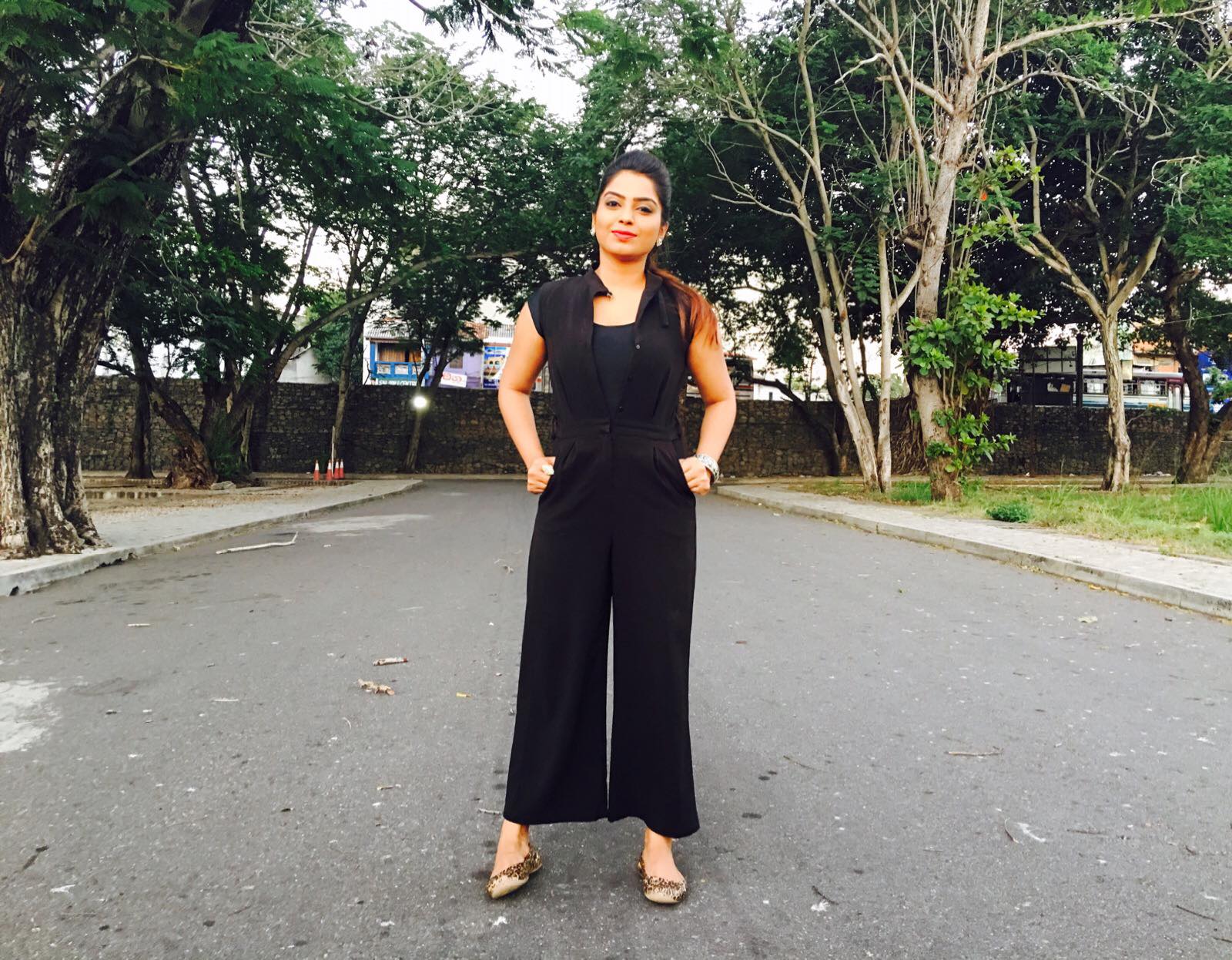 Sri Lankan Actresses: Sirasa TV Presenter Shehani Wijethunga