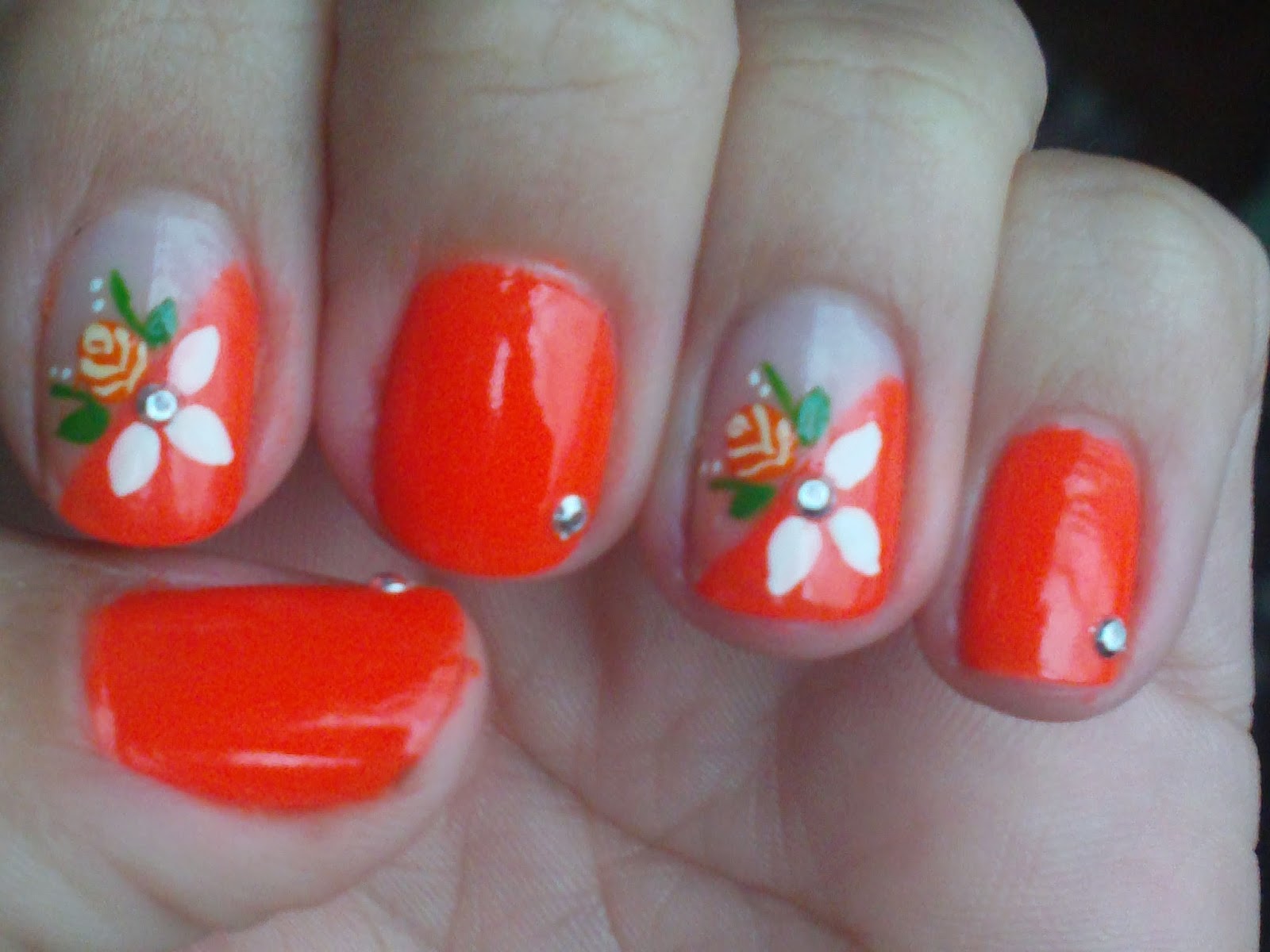 Unhas Decoradas Cor do Verão Moda 2013/2014