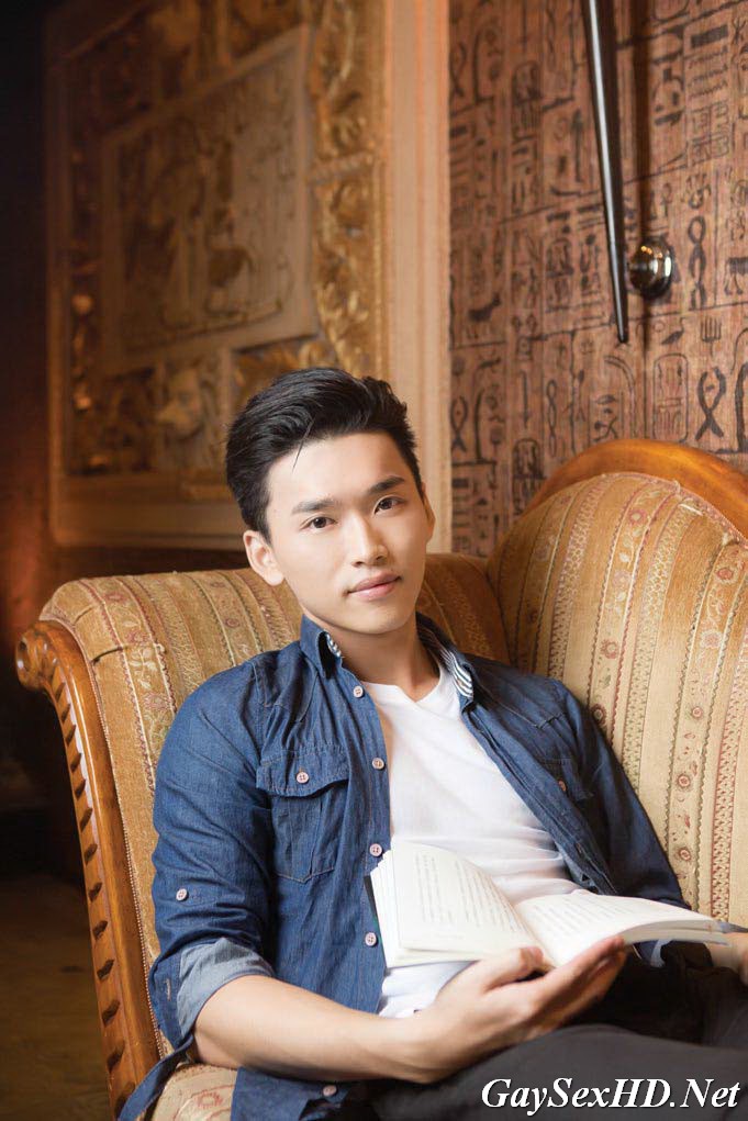 HOT MALE MODELS: Blue Photo Magazine No.1