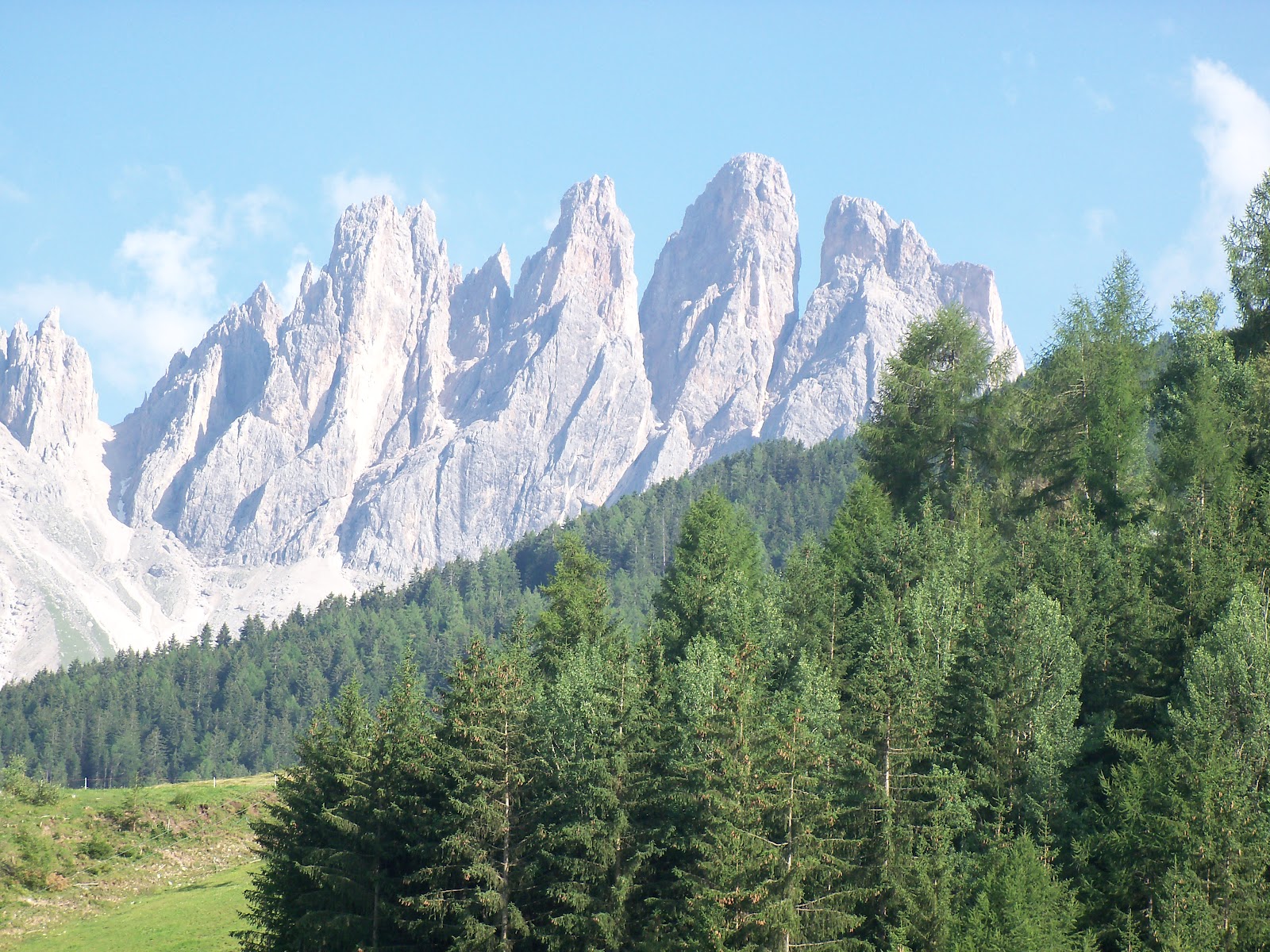 Lina Montan, una guida turistica con voi: Di chi sono le Odle?