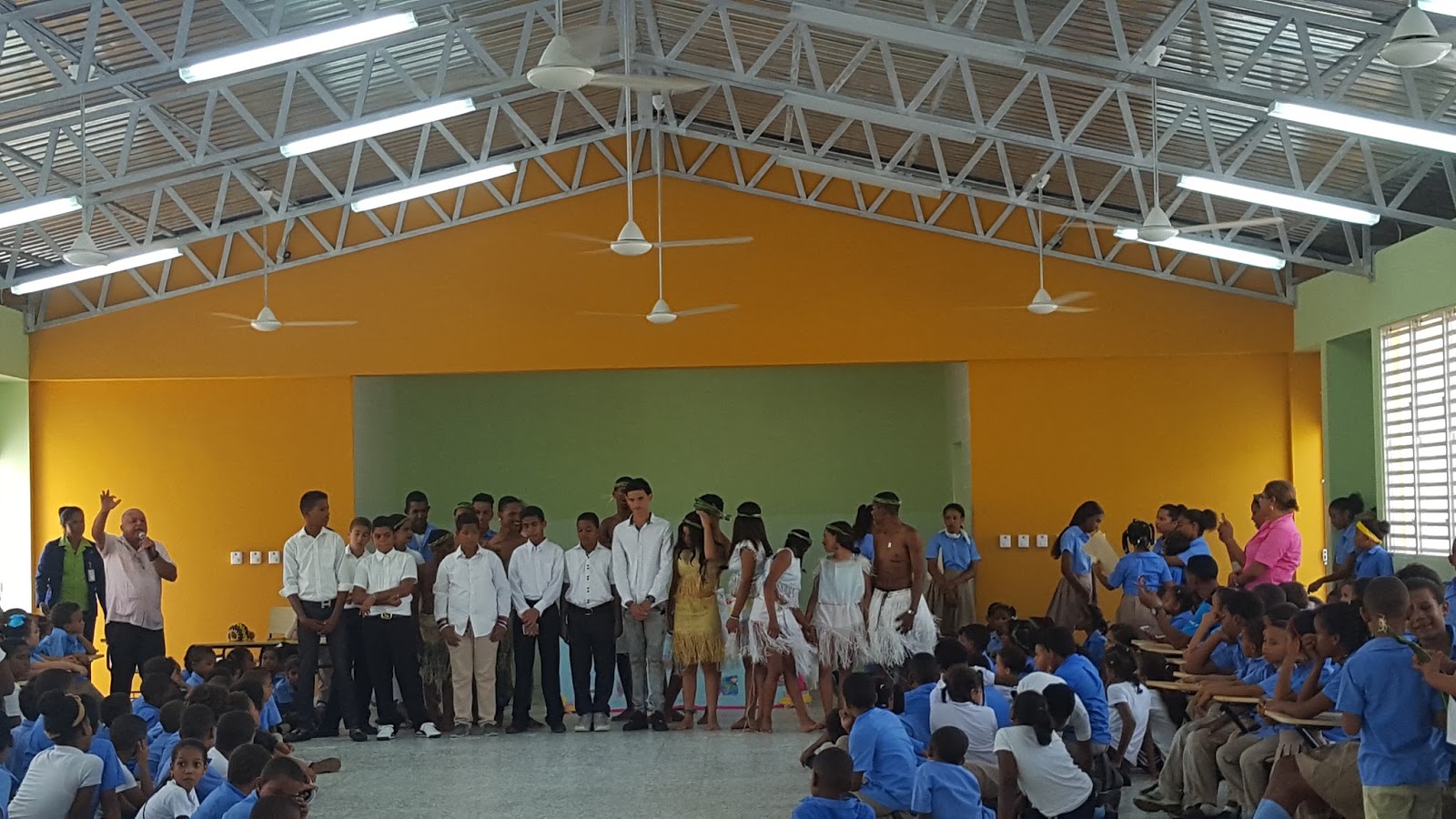 Escuela primaria Irma Marmolejos: Actividad con motivo del día de la raza.