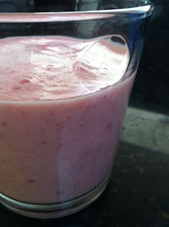FatConsciousFoodie: DRINKS: Strawberry Dream - Probiotic Shake