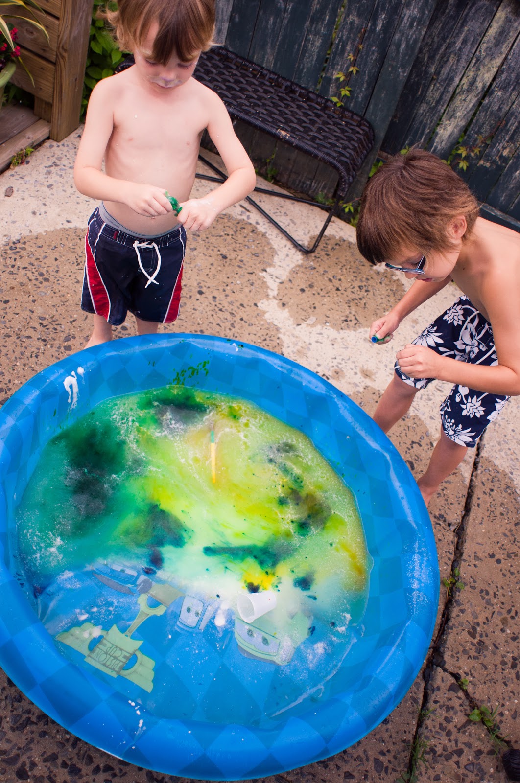a blog full of weldons: the simple things {food coloring + water}