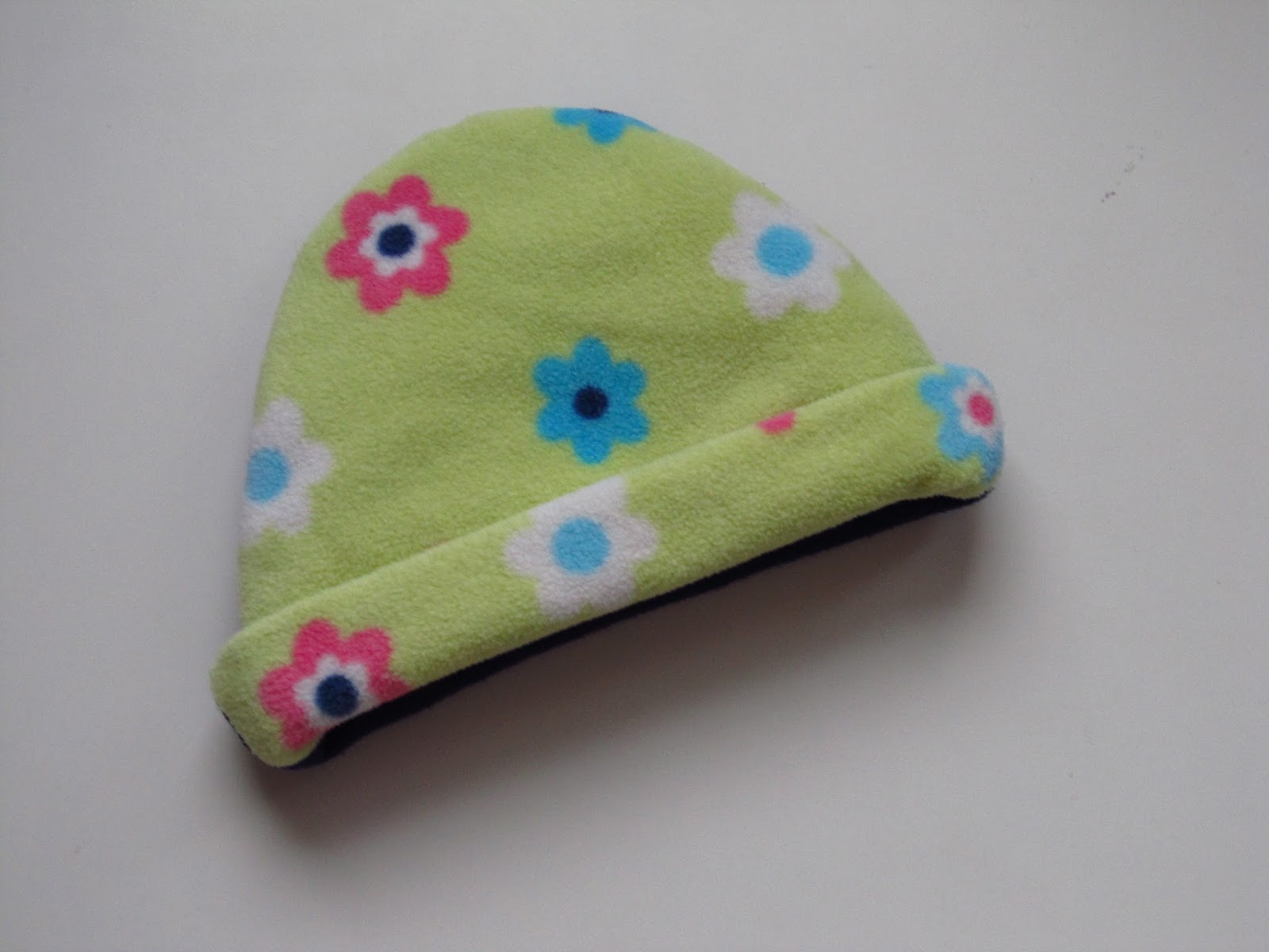 American Girl Place: Super easy winter hat and scarf tutorial!!!