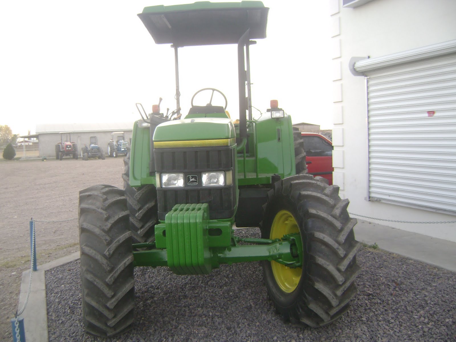 MAQUINARIA AGRICOLA INDUSTRIAL: Tractor John Deere 6410 4x4 $24000 Dlls.