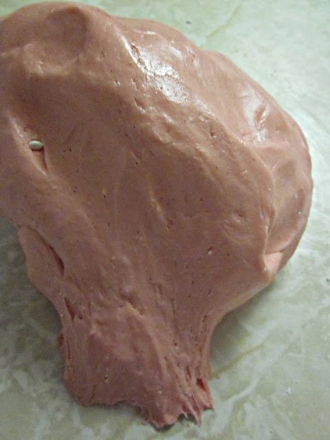 Chef Tess Bakeresse: Easy 4 Ingredient Homemade Cake Fondant