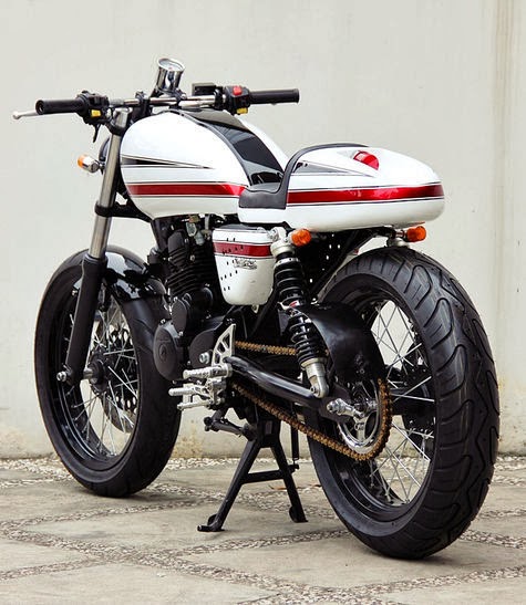 Modifikasi Honda Tiger Ala Cafe Racer | Modifikasi Honda | CB150R ...