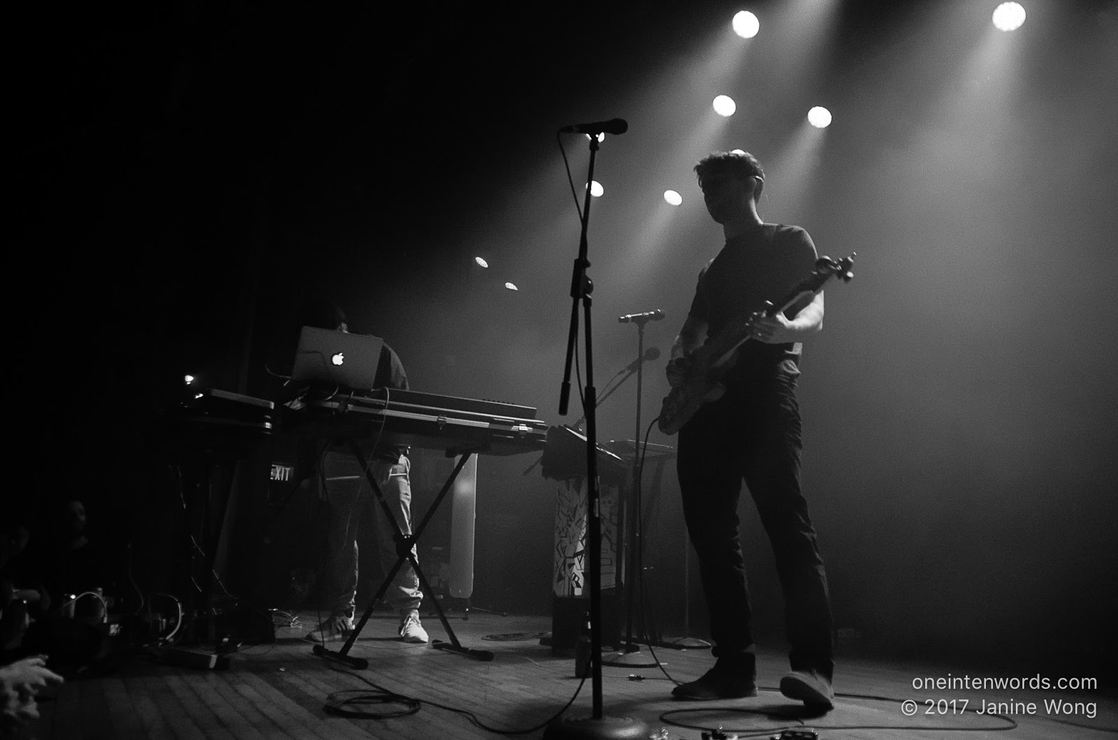 one in ten words: Two Feet at The Mod Club - Concert Photos