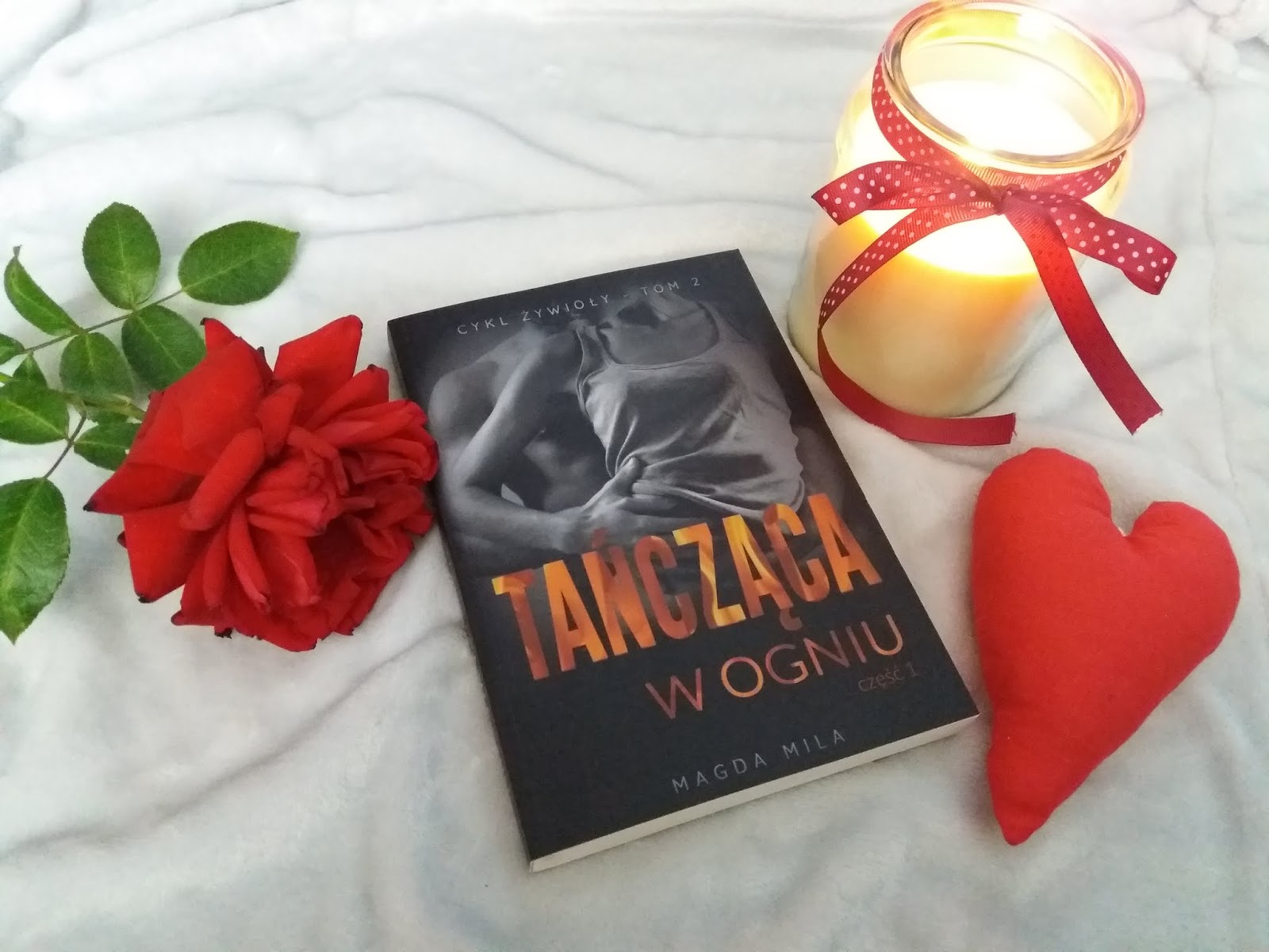 Sza! Teraz czytam: Tańcząca w ogniu - Magda Mila