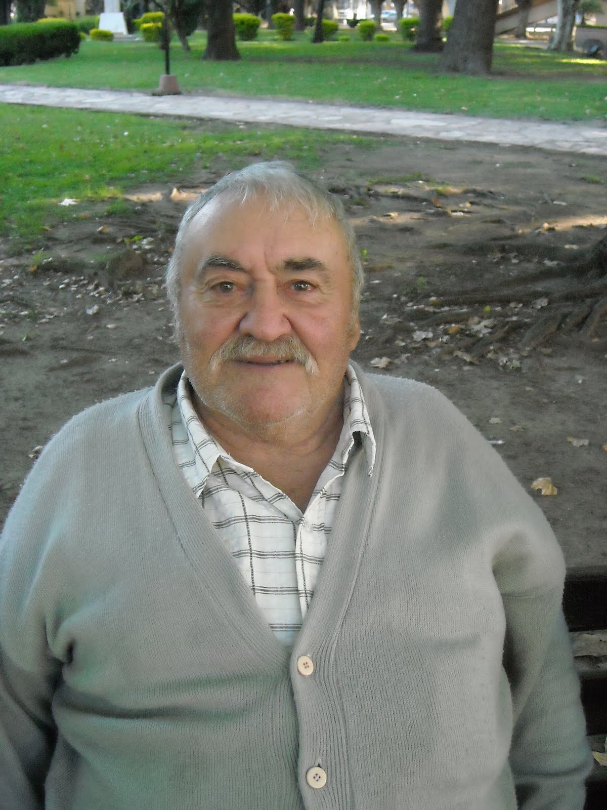 El Observador Prensa Libre: Con la mano en el pecho