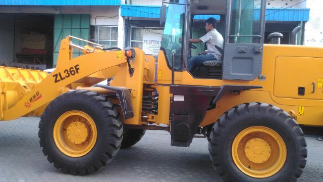 Distributor Wheel Loader Di surabaya , Jakarta, Semarang Indonesia ...