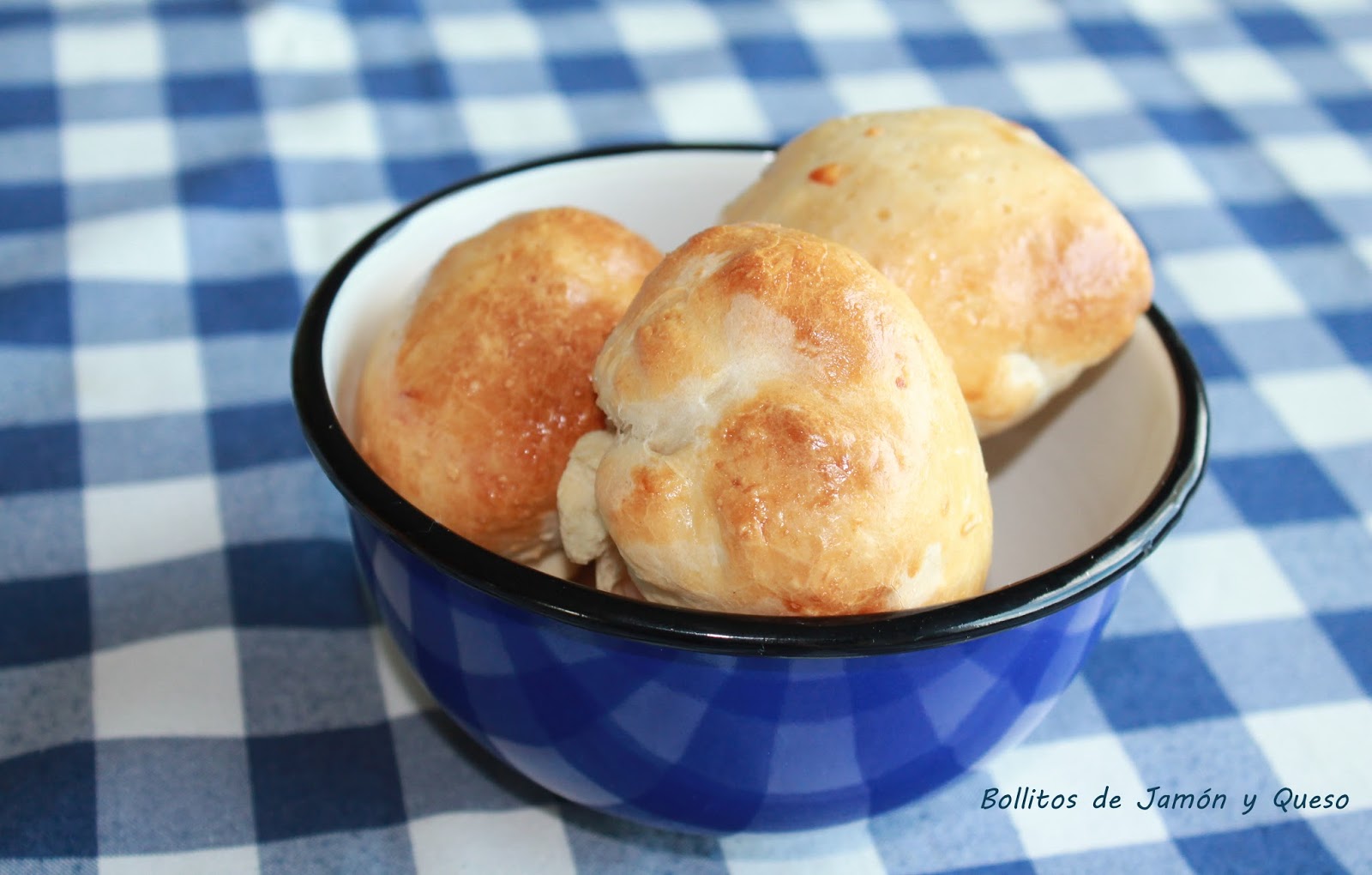 BOLLITOS DE JAMÓN Y QUESO