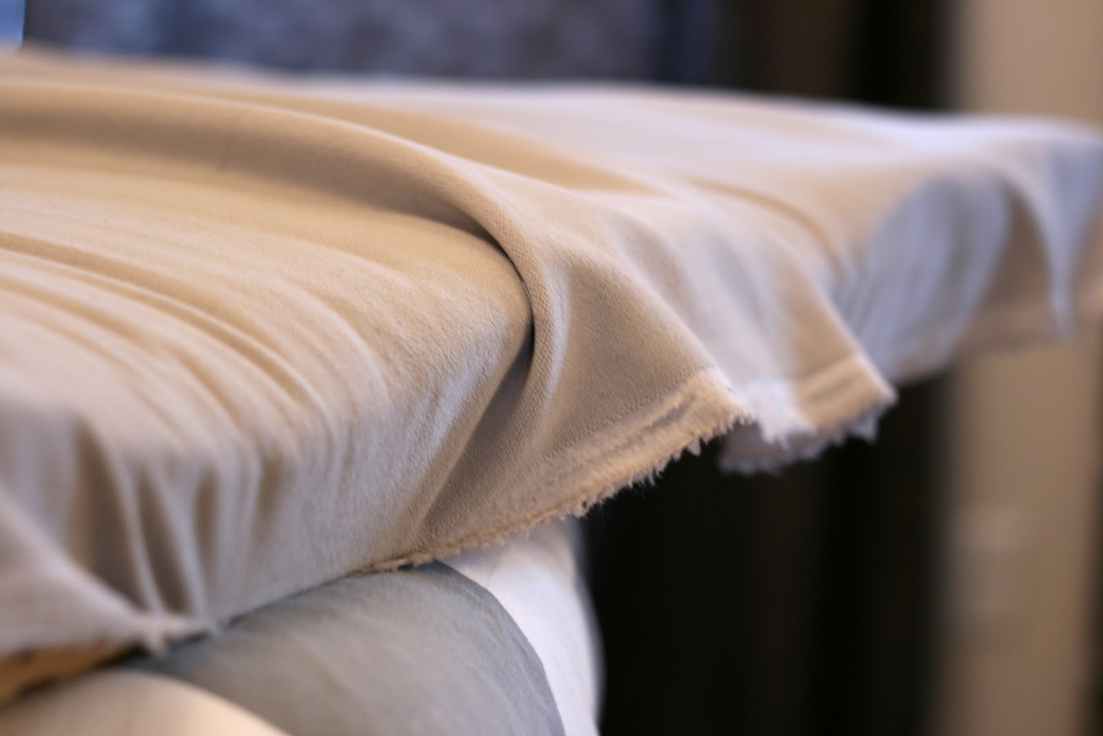 Here it comes... Profesh headboard tufting tutorial! / Create / Enjoy