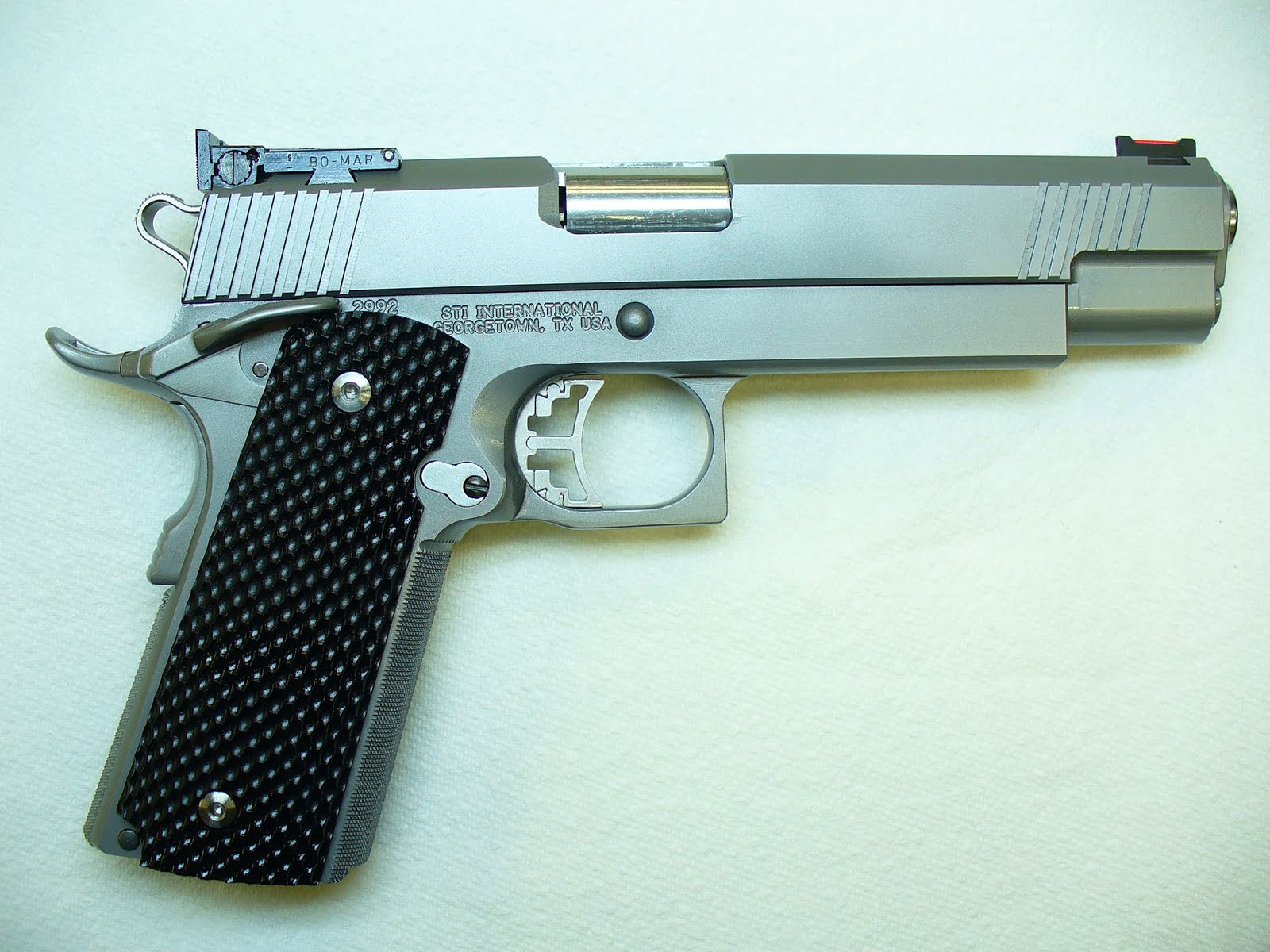TACTICAL WAREFARE ARMORY: 1911-2011 PISTOLS