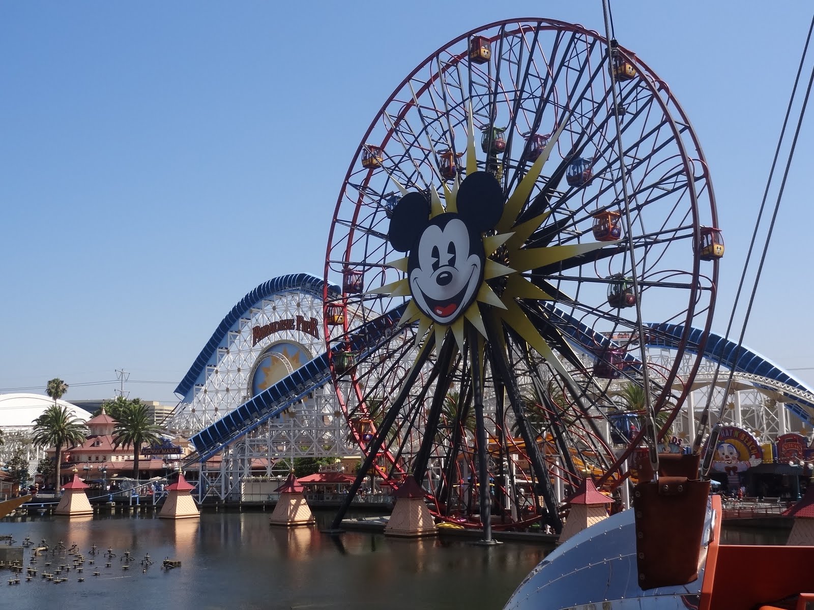 Holly Daze: California Adventure, Boardwalk Rides