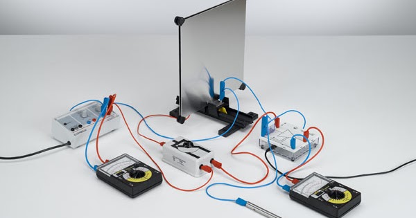 Physics Laboratory : Electricity Experiment