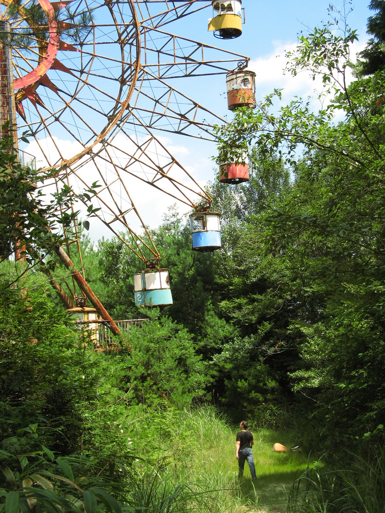 Deserted Places: Koga Family Land: An abandoned amusement park in Japan