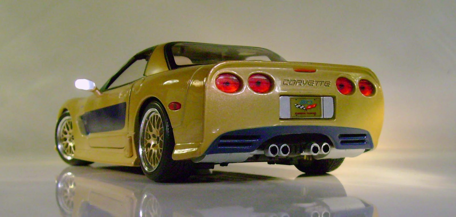 Auto GALERIA 1:18 Eddie: Chevrolet Corvette 2003 Guldstrand "Signature ...