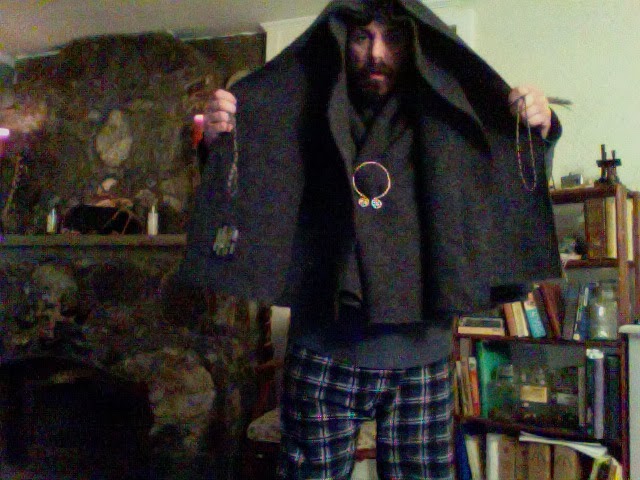 A Wrens Voice How To Wear A Cloak