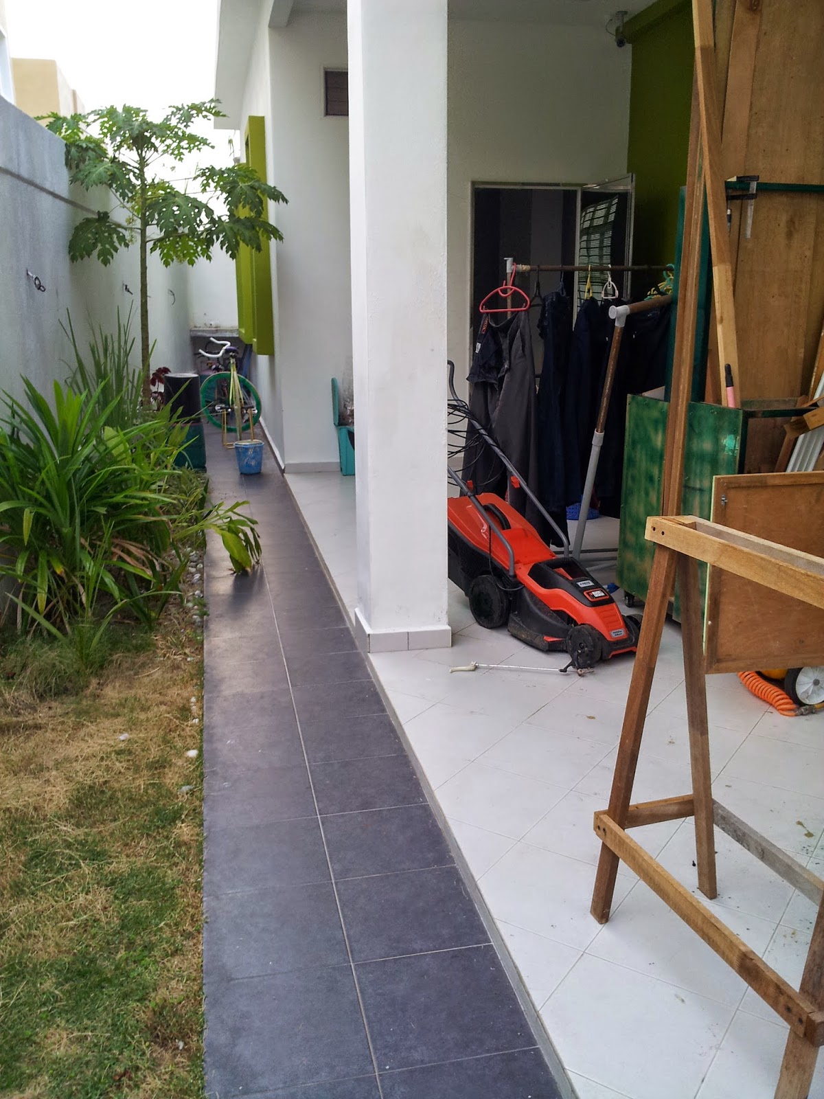 TruelyMe........: DIY store luar rumah.