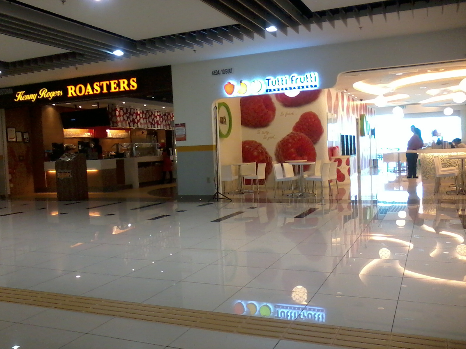 travel care: Bus station food outlets at Bandar Tasek Selatan