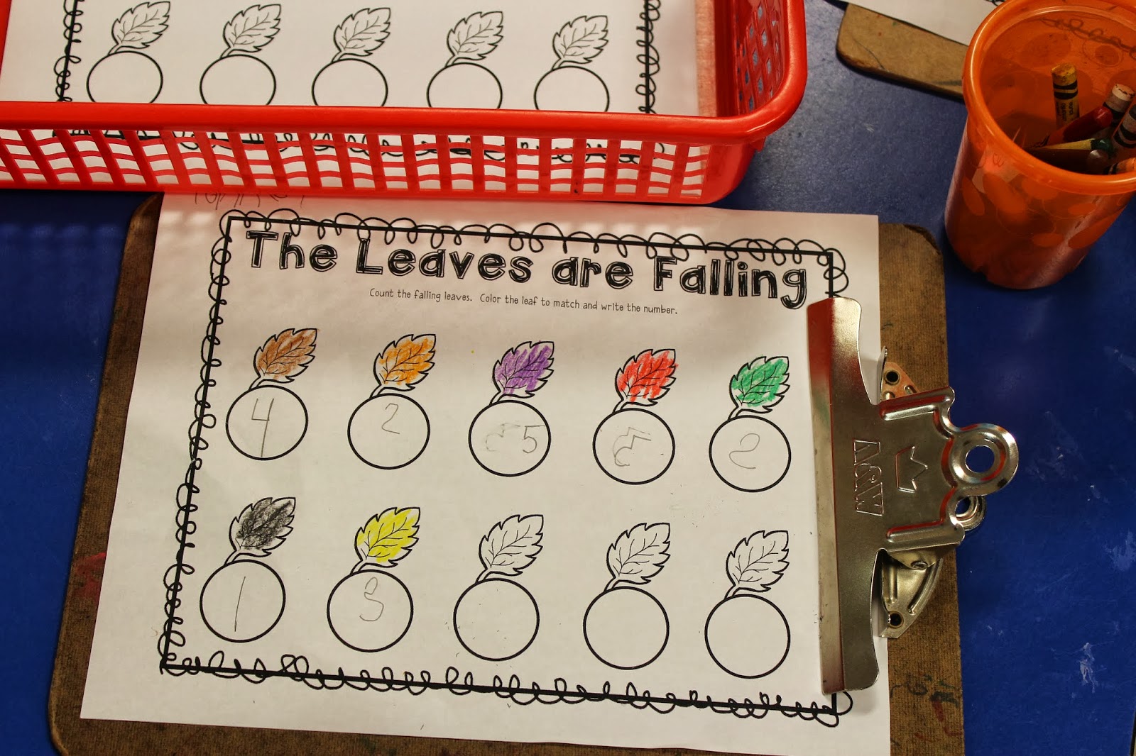 Mrs. Lee's Kindergarten: Fall Math Centers and a Quick, Fun Math Game