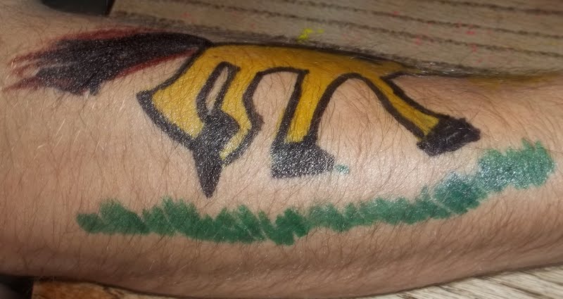 Life on the narrow path ...: Tattoos all around ...