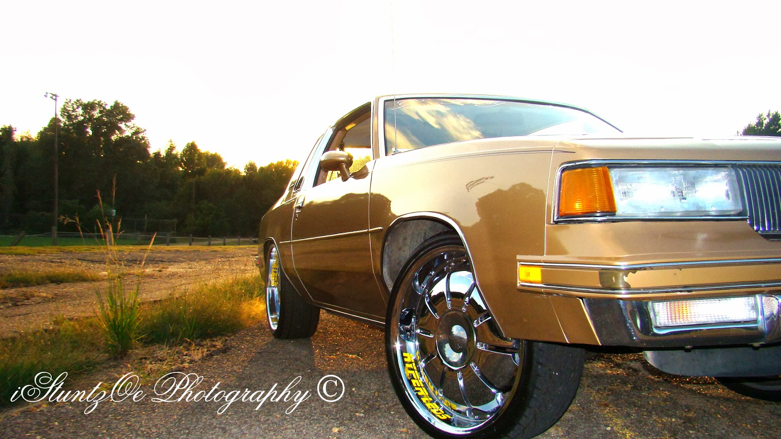 Photos By iStuntzOe: Deion's 87 Cutlass Supreme On 22's Squattin'
