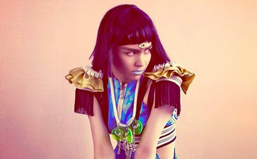 Breaking More Waves: Grimes - Go featuring Blood Diamonds
