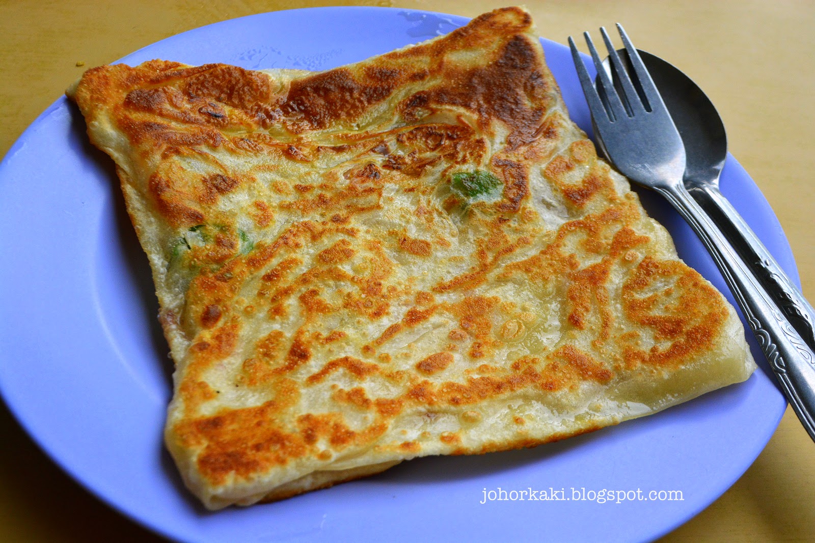 Mr & Mrs Mohgan Super Crispy Roti Prata @ Tin Yeang Coffeeshop, 300 Joo ...