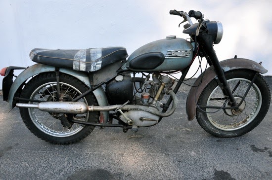 Smoke and Throttle: Triumphs T20 Tiger Cub 200cc plunger frame lightweight.