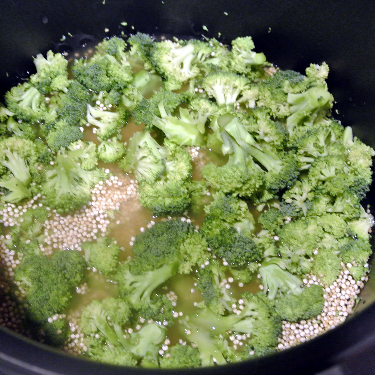 Mom, What's For Dinner?: Cheesy Broccoli Quinoa and Giveaway