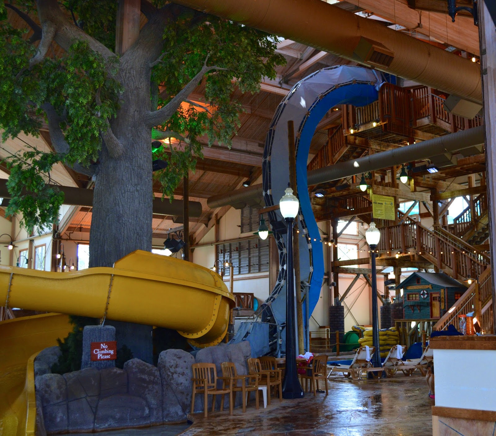 Wisconsin For Kids: Country Springs Hotel & Water Park