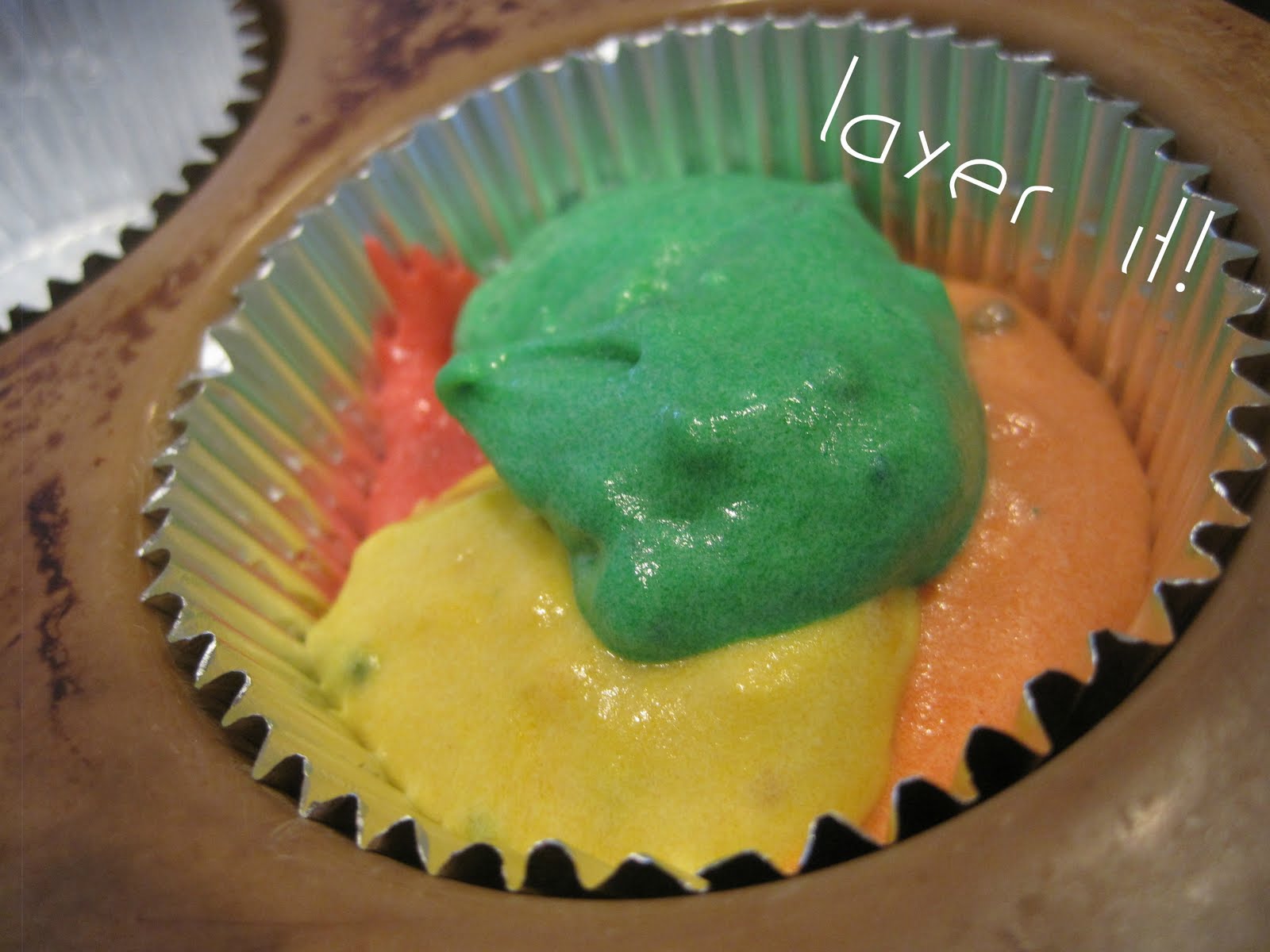 He Cooks And She Bakes: Tie-Dye Cupcakes