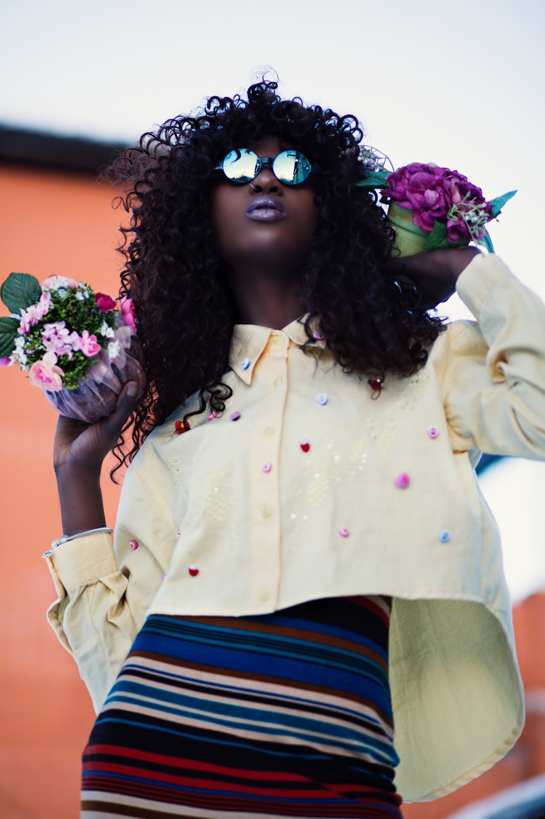 HOW TO EMBELLISH YOUR CLOTHES WITH BUTTONS | SUI~GENERIS FASHION