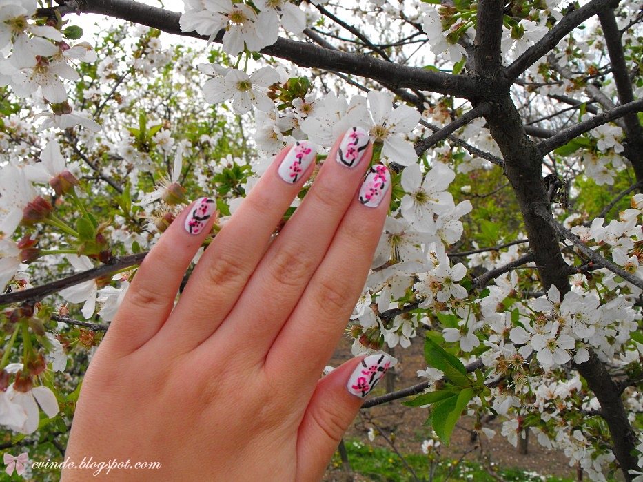 Asia Series - Sakura Nails | Cherry Blossom Nail Art | Evinde's Blog