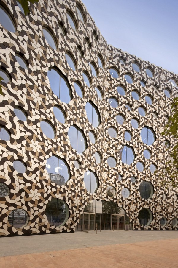 Contemporary University Design: Ravensbourne College Building in London ...